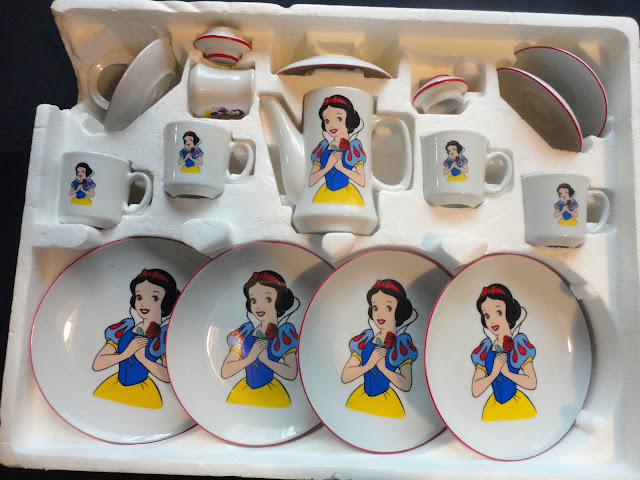 Filmic Light - Snow White Archive: Snow White Tea Sets by Reutter Porzellan