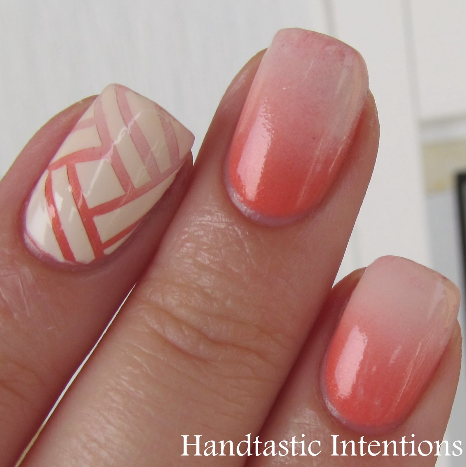 Handtastic Intentions: Nail Art: Gradient and Tape Spring Look