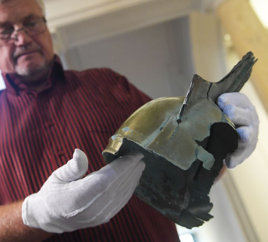 bensozia: Bronze Age Helmets Found in Slovakia