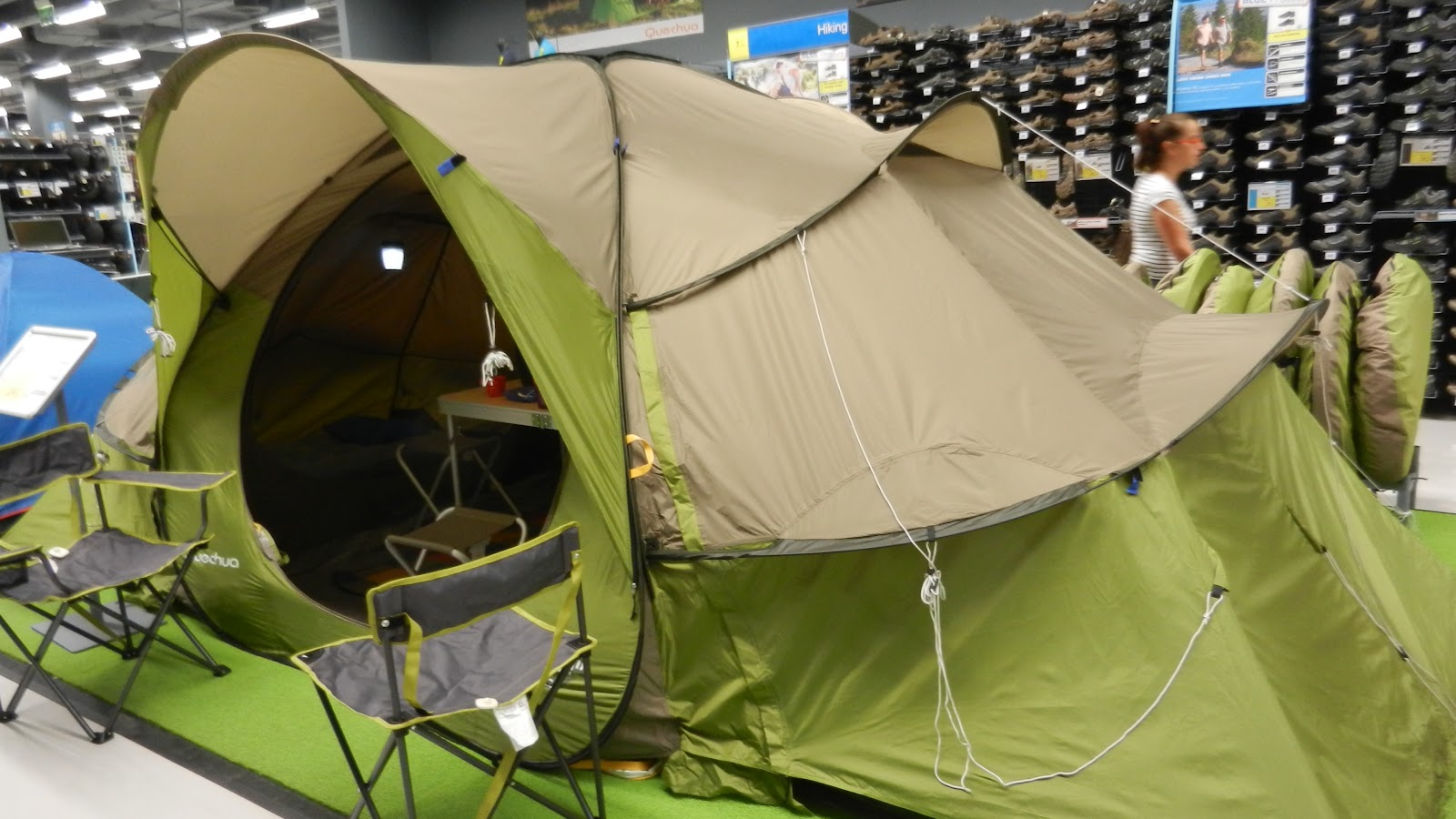 Kuweight 64: CAMPING TENT AT DECATHLON
