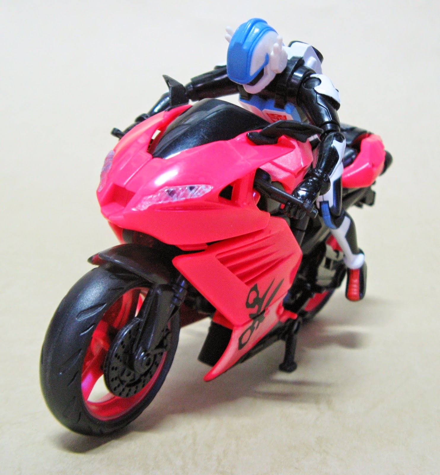 Transformers:Revenge of the Fallen Deluxe class ARCEE變形金剛狂派再起豪華級雅茜