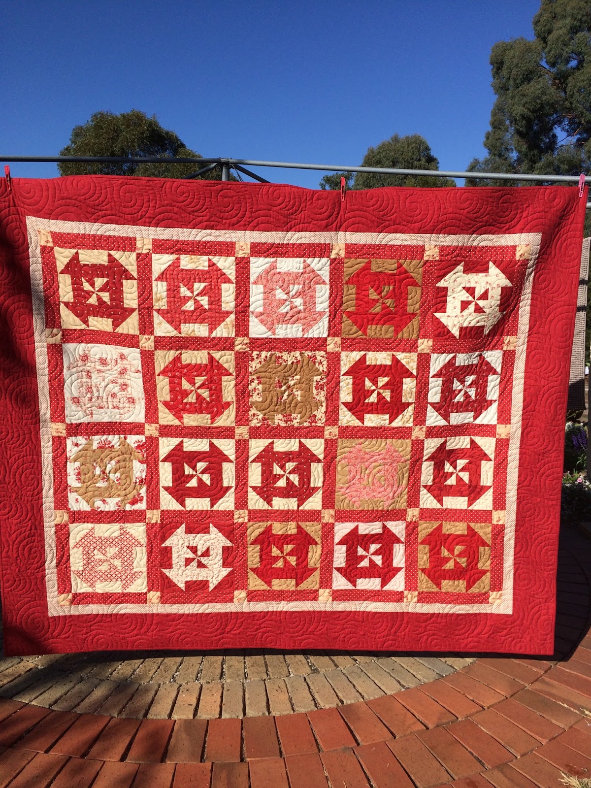 Mother Patchwork: Midwinter Red Quilt - finished