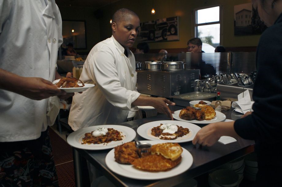 10 Ways To Watch Out For Food Safety In Eateries