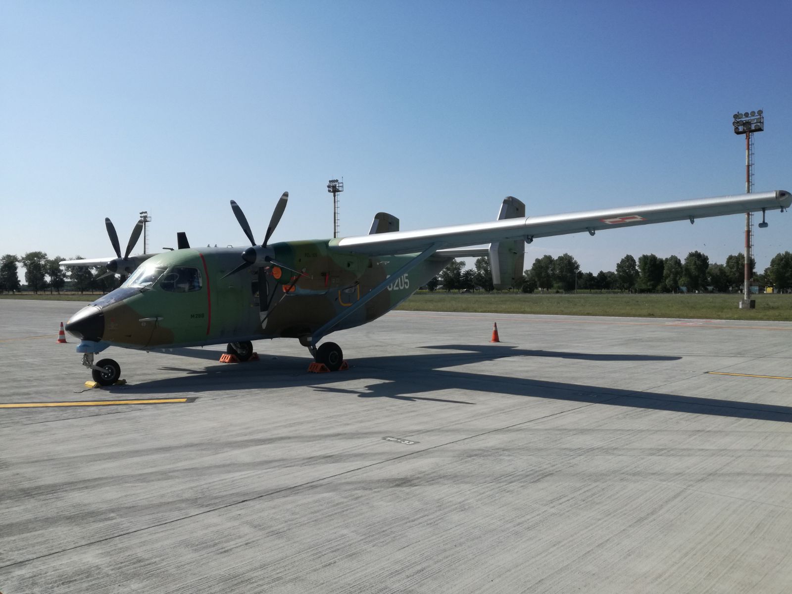 DESCOPERA AEROPORTUL KOGALNICEANU: Armata poloneza - PZL M28 Skytruck