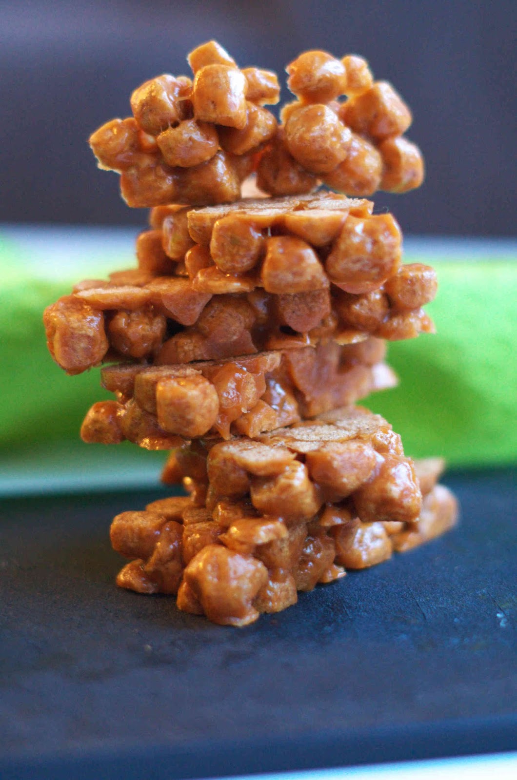 TOIT & PILT: Kass Arturi kook kamapallidega