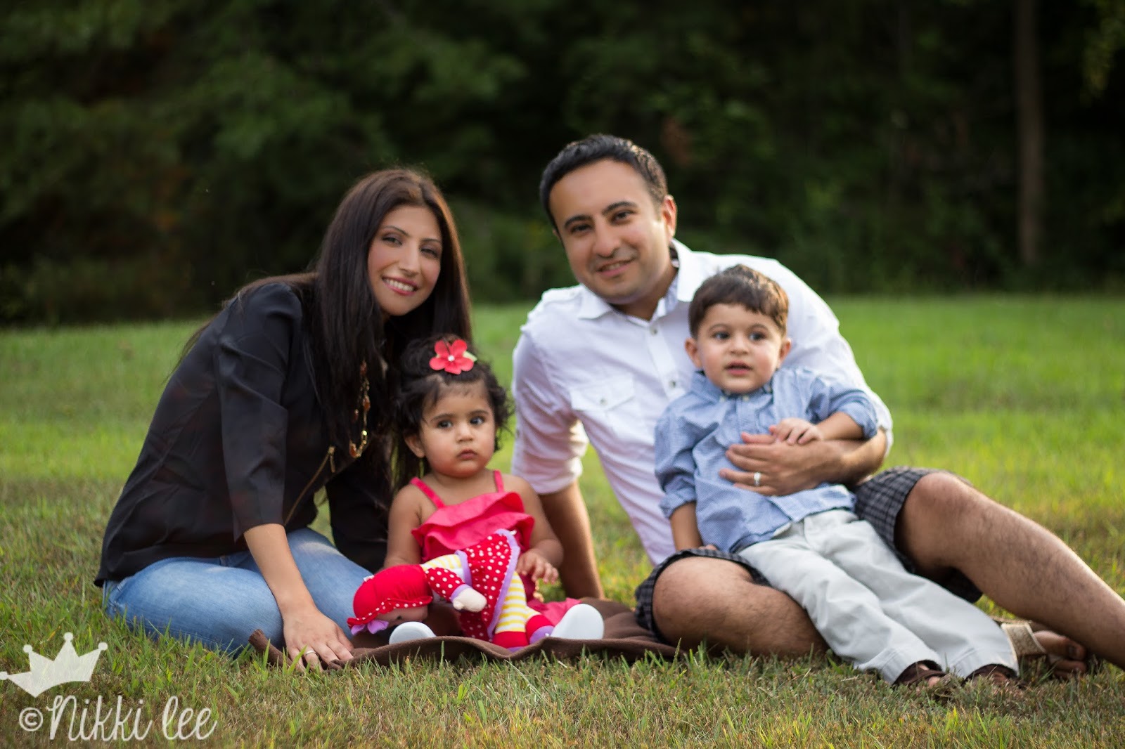Nikki Lee Photography : Rahimi Family