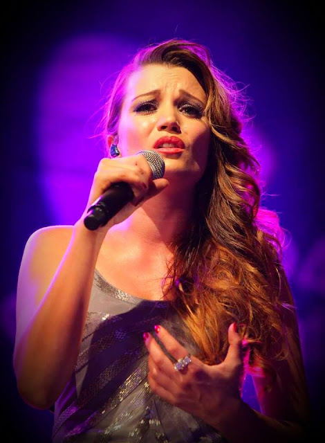 RADIO SAM BROADCASTER: Nádine