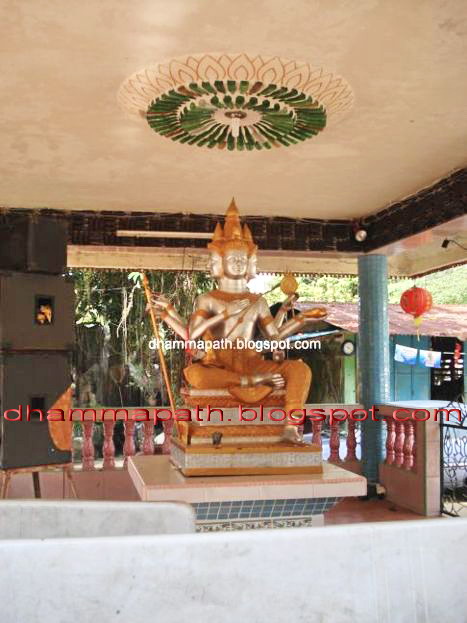 Dhamma Path Blog: Wat Charok Padang (Glass Bottles Temple) In Sik ...