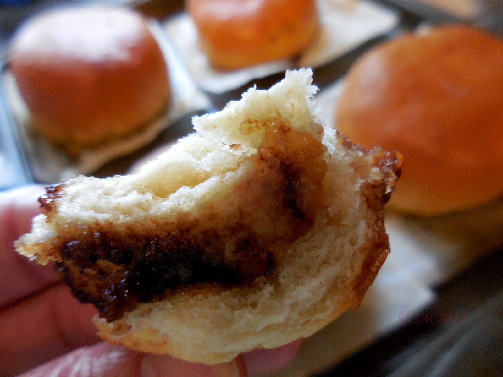 beyond foods: RoGer.. Roti isi burGer... Burger buns