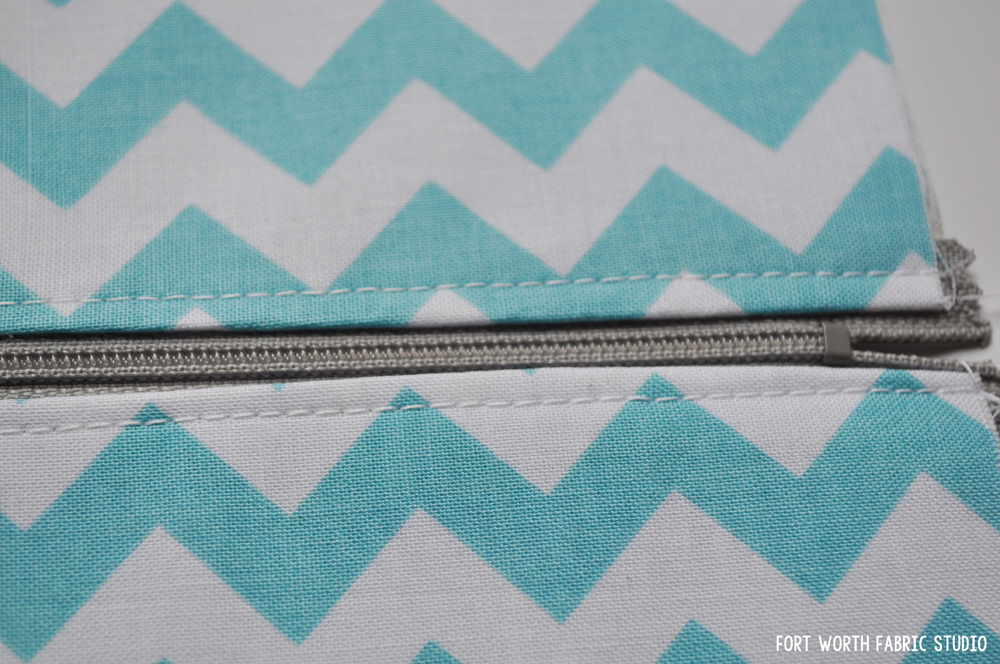 Fort Worth Fabric Studio: Basic Zipper Pouch Tutorial
