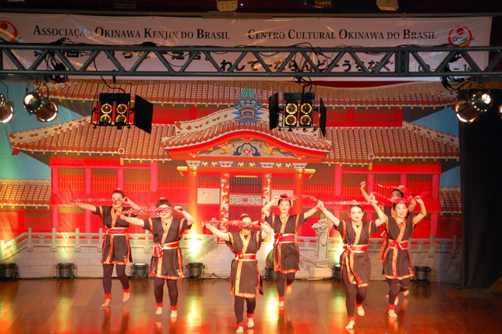 Okinawa Brasil: TEATRO DE OKINAWA - UCHINAA SHIBAI