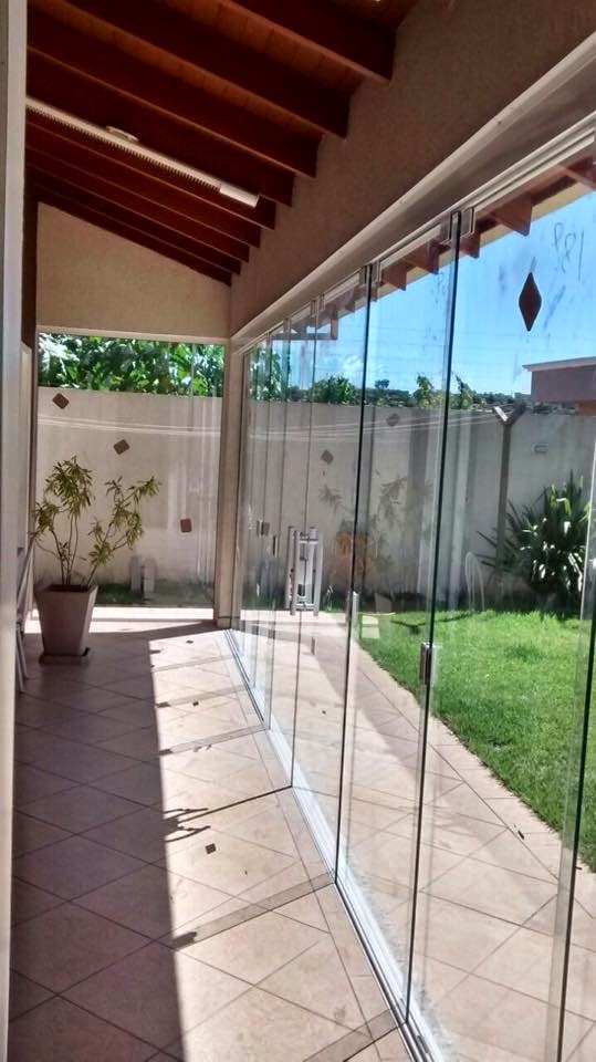 Vidraçaria Vidrotec: Fechamento de varanda porta mão-amiga, ótima ...