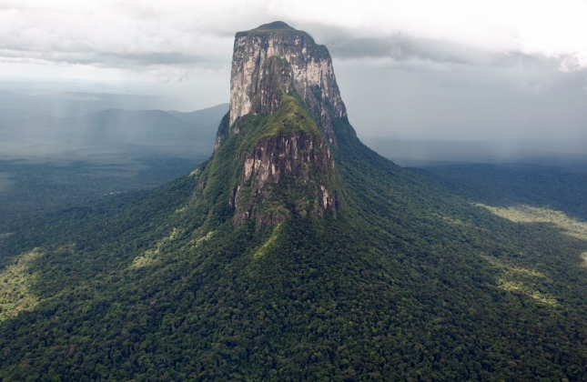 El Blog de Estudios Sociales: GEOGRAFÍA: Venezuela, El cerro Autana