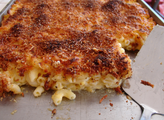 Mystery Lovers' Kitchen: Sheet Pan Mac and Cheese