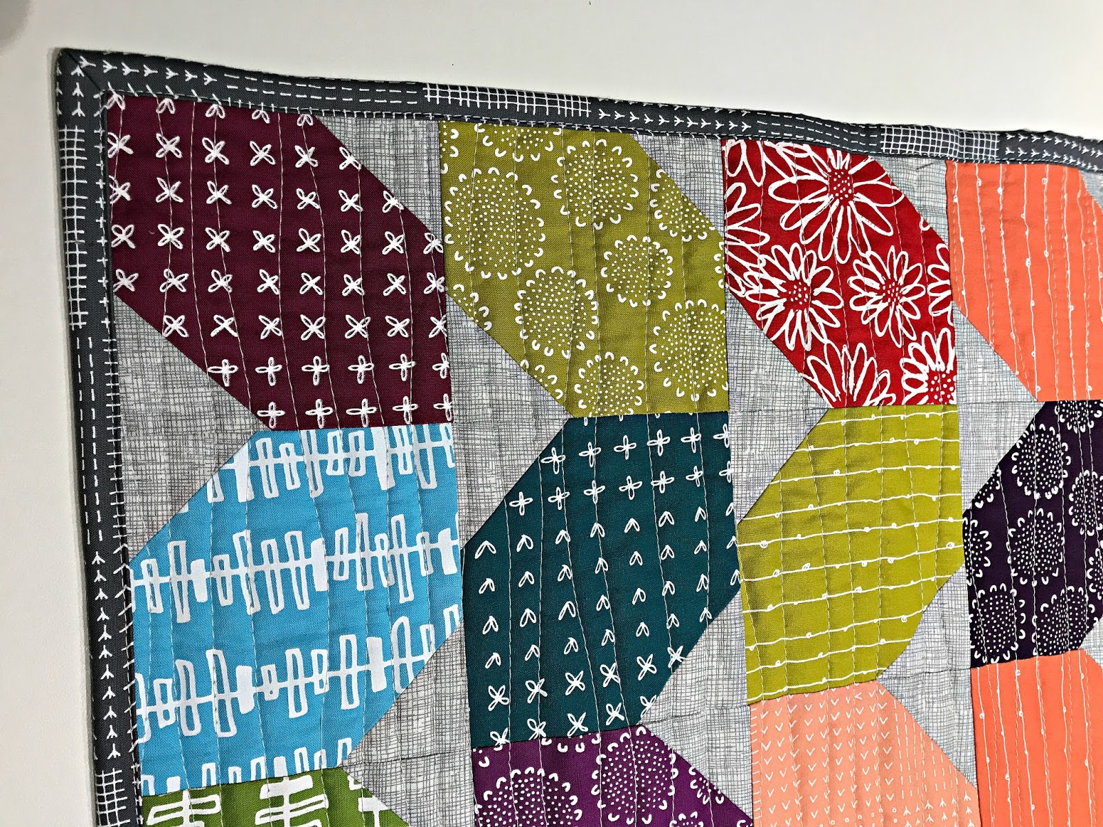 something rosemade: It's Time To Snuggle With The Squiggle Quilt