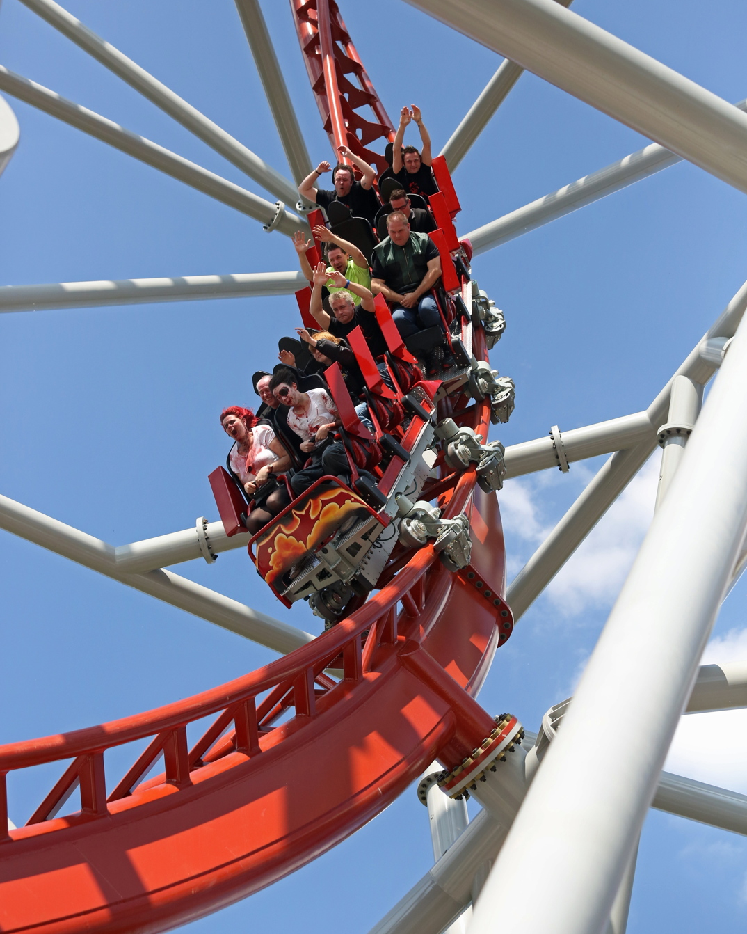 NewsPlusNotes: Sky Scream Opens at Holiday Park