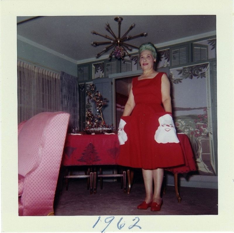 50 Vintage Snaps Captured Mid-Century Ladies Dressed in Red Posing for ...