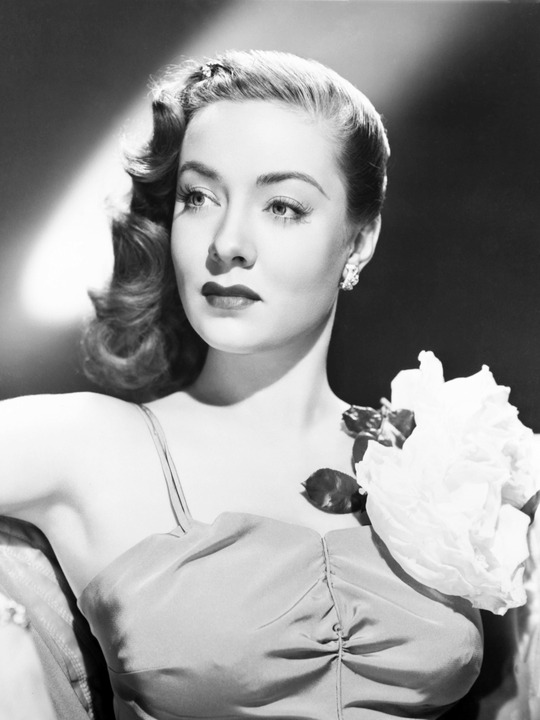 Laura's Miscellaneous Musings: A Birthday Tribute to Audrey Totter