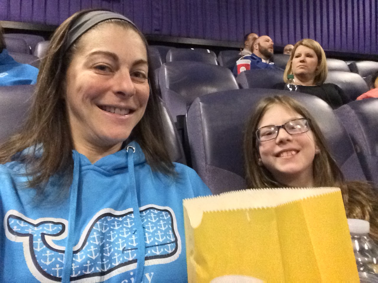 Busy Lee Family: Movie time