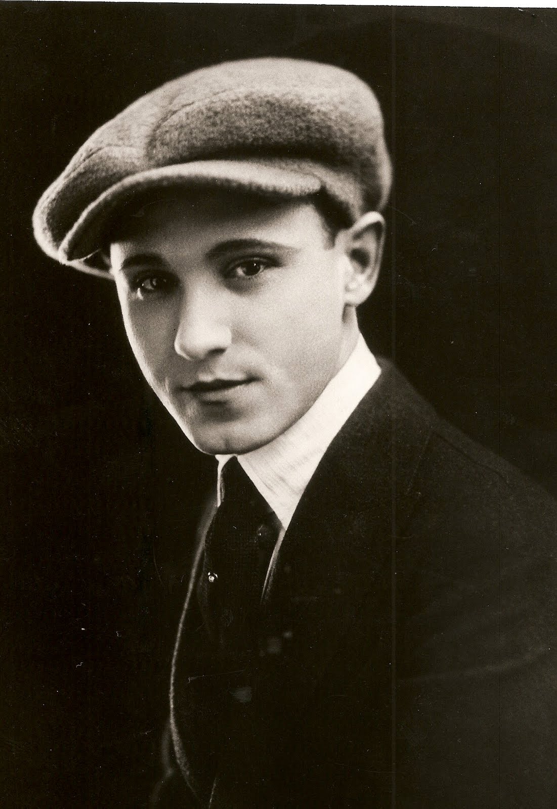 THE MAYBELLINE STORY : Maybelline's owner, Tom Lyle Williams, dies at ...