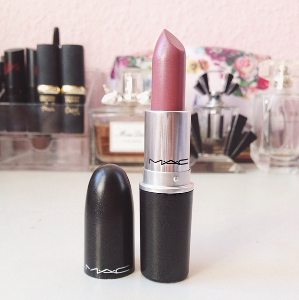 kittyheartsblog: a quick look at MAC Syrup lipstick ♥