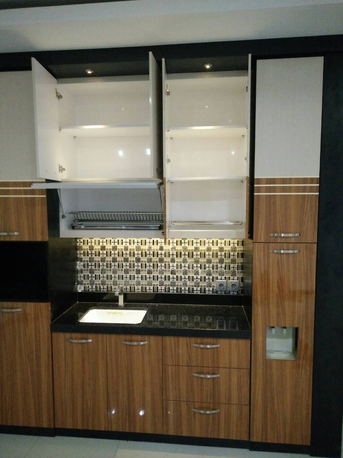 AW3 Design - Interior & 3d Consultant: Dapur Bersih / Kitchen Set / Pantry