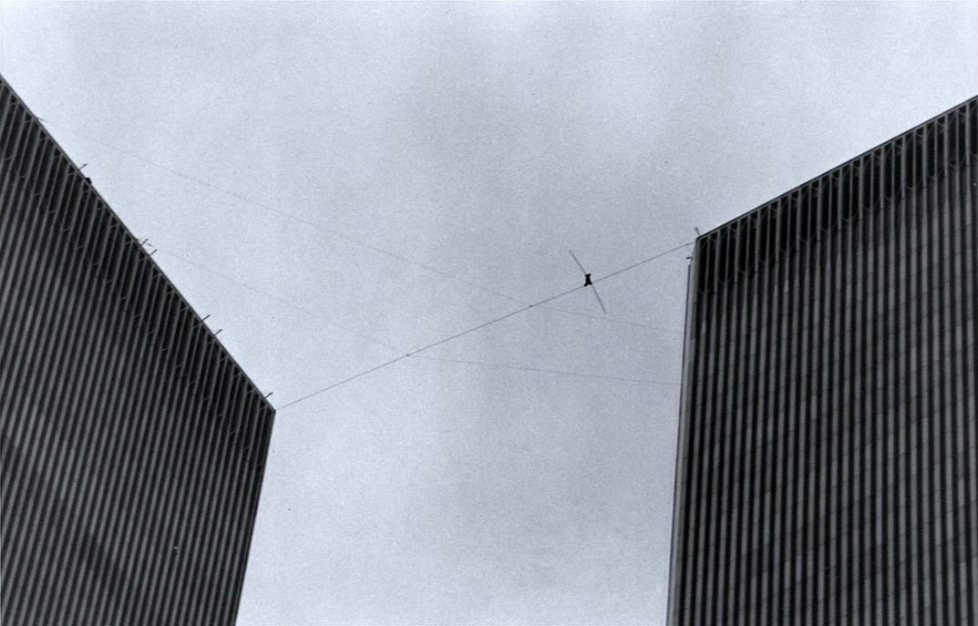Shocking Photographs of Philippe Petit's Twin Towers Tightrope Walk in ...