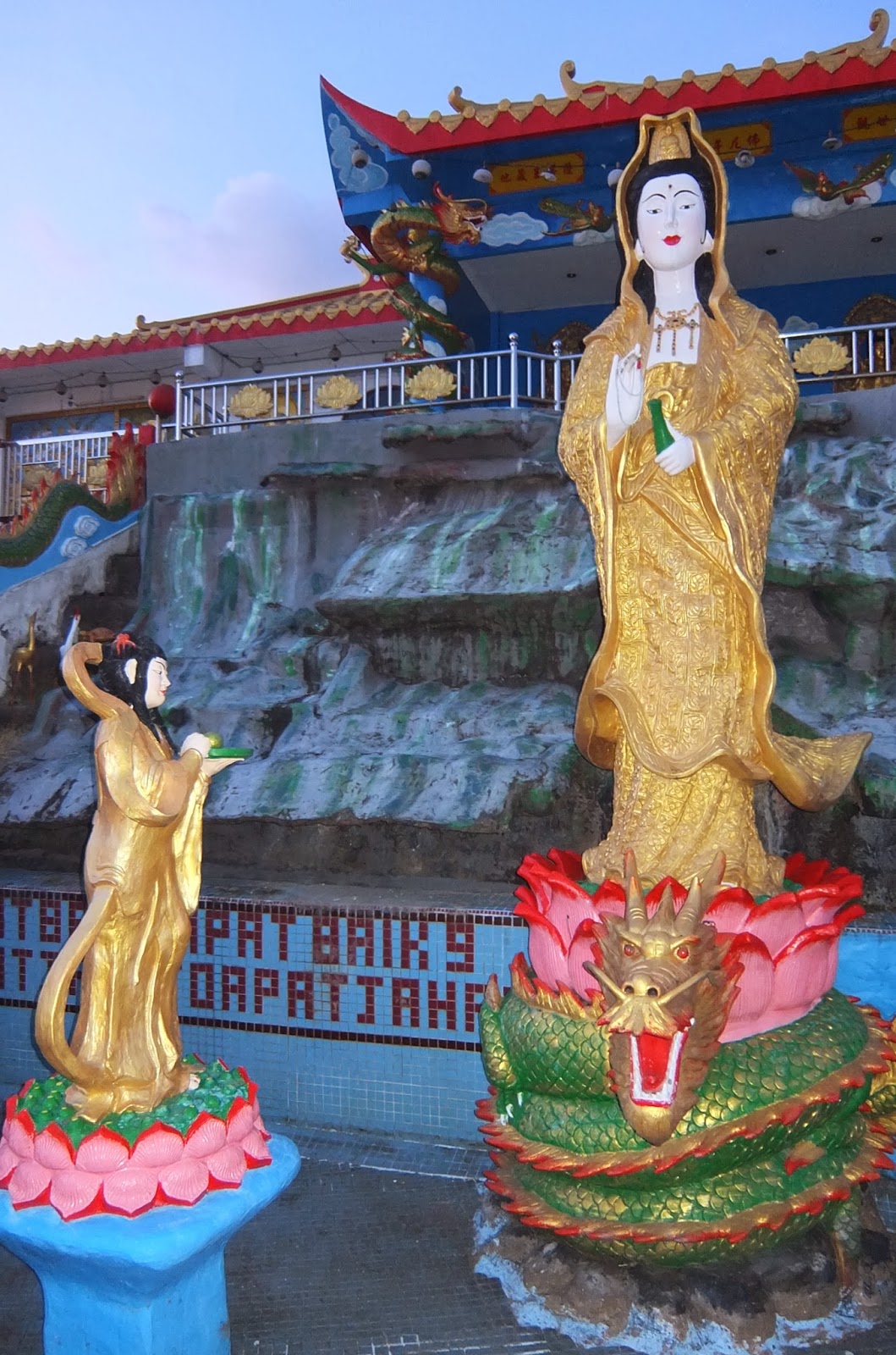 Kee Hua Chee Live!: DOUBLE DRAGON TEMPLE IN KAMPUNG BALAI IN BACHOK ...