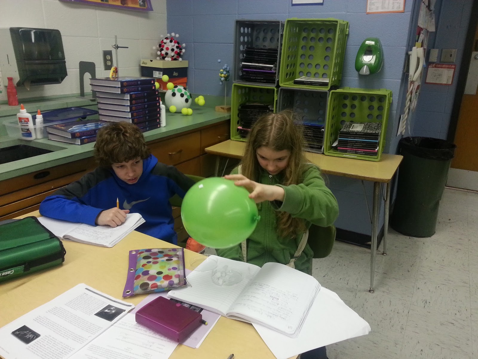 Schneider Science : Static Electricity