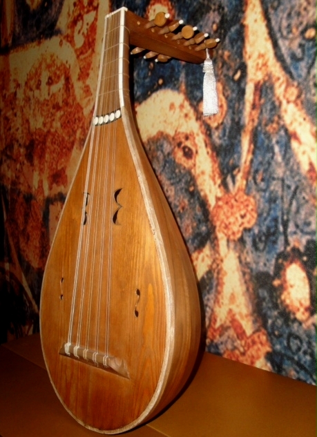 la cueva boreal: El laúd árabe y la música andalusí