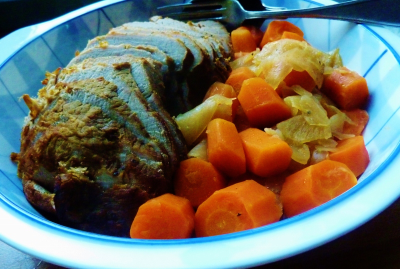 Två små kök: Mammas skinkstek med (massor av) sås och potatis!