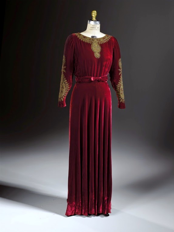 MASTERPIECE. Dress by Natacha Rambova | Storehouse of Memory