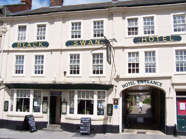 Silkie Sue: Ghost Hunting in Devizes!
