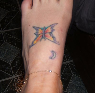 Fashion And Styles: Butterfly Foot Tattoos