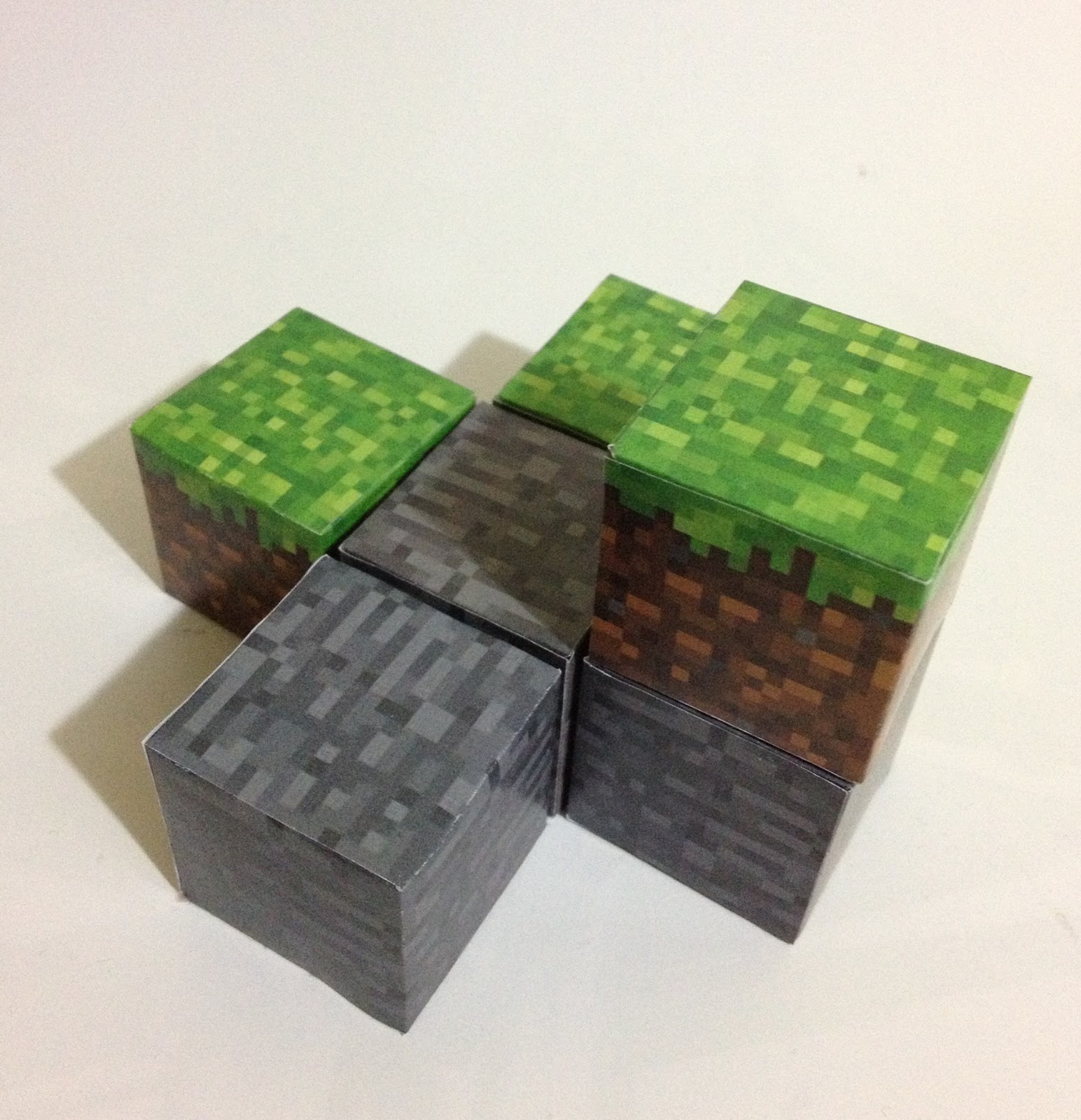 Mini At Least: Papercraft: Minecraft (Grass-Cesped & Stone-Roca)