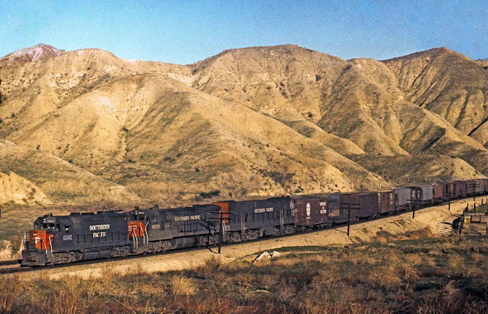 transpress nz: Southern Pacific freight train at Ordway, California, 1974