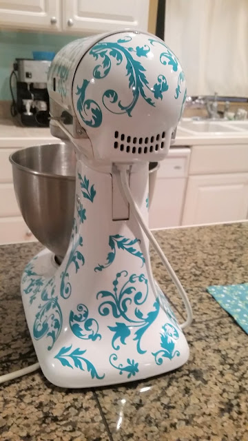Clever, Crafty, Cookin' Mama: Kitchenaid Makeover - Vinyl Decals