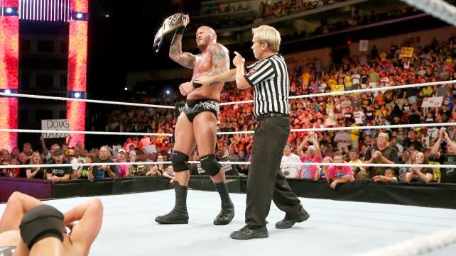 WWE In live!!!!: RANDY ORTON vs CODY RHODES