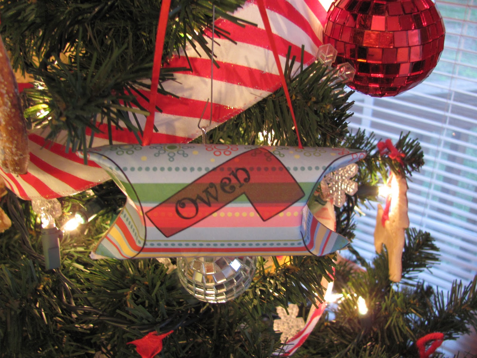 Munchkin Land: Santa's Mailbox Ornament DIY