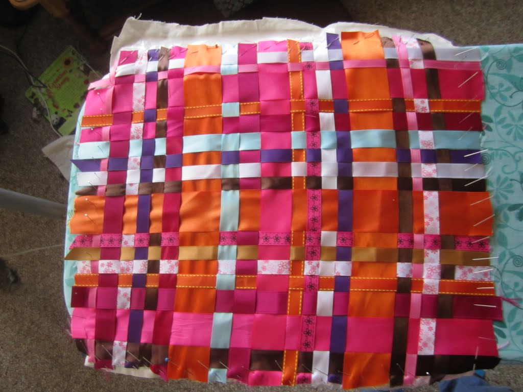 Mommy's Making a Mess: Woven Ribbon Heart Pillow