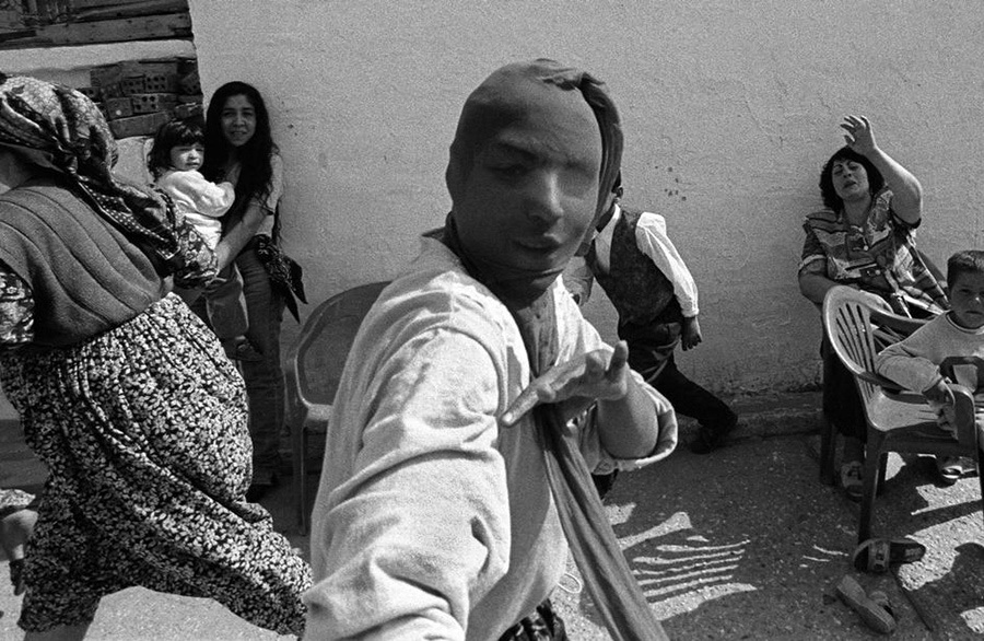 OLTRE IL MURO: ARTE e FOTOGRAFIA: NIKOS ECONOMOPOULOS | PHOTOGRAPHER