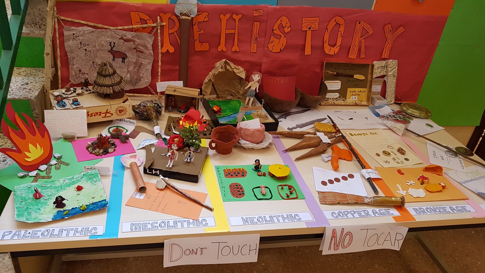 MY BILINGUAL CORNER: OUR PREHISTORIC CRAFTS