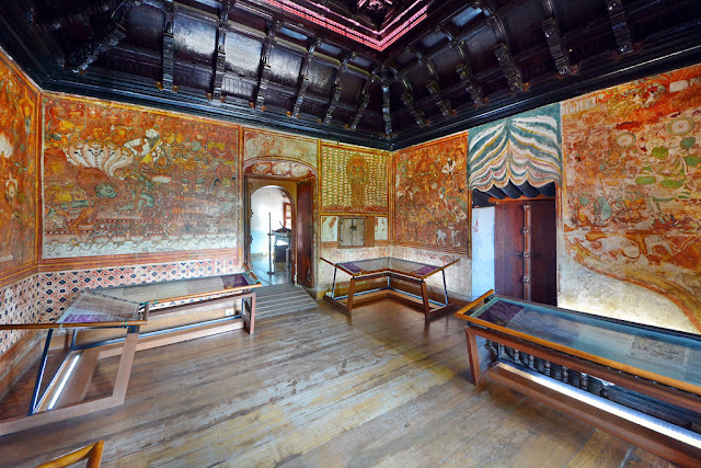 KOCHI TOURISM GUIDE: Mattancherry Palace or Dutch Palace in Kerala