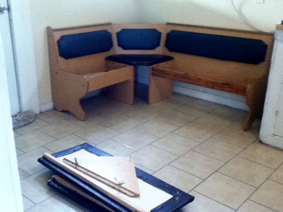 Lil' Debi As Mama: DIY Project - Corner Bench