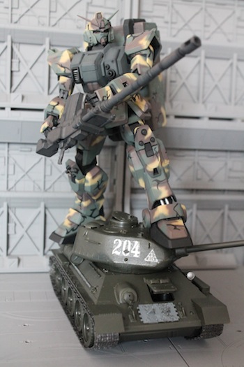 Dennis-Toys: 1/100 Customed Army Camouflage Gundam (Ground Type)