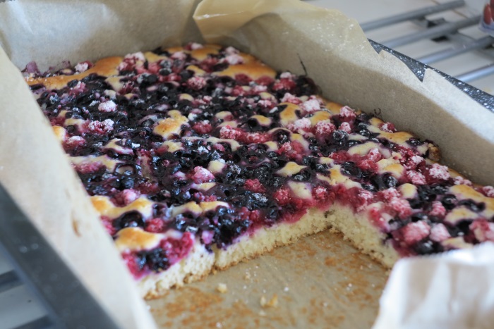 Kotiruokalistalla: Helppo marjapiirakka ilman vatkainta