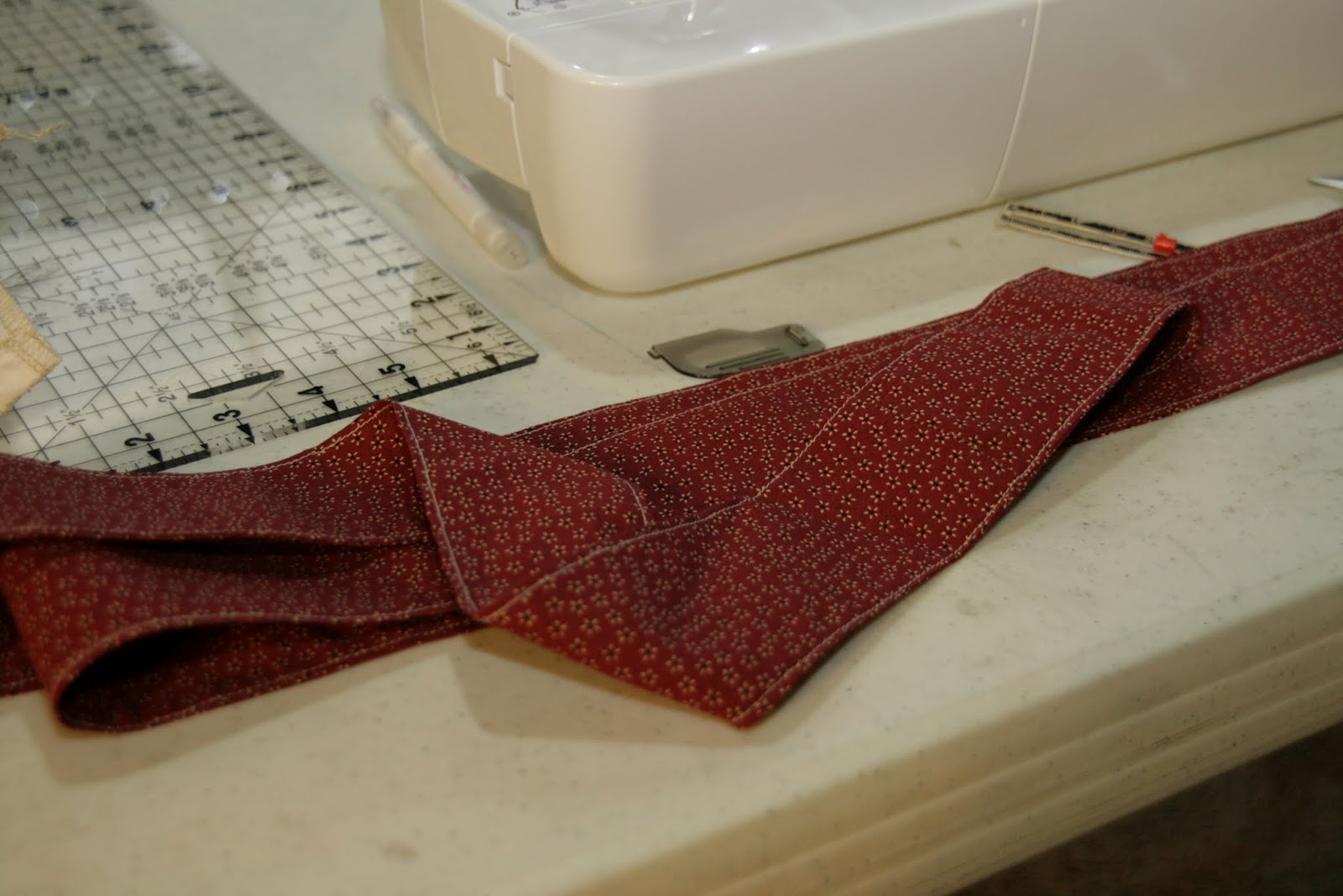 Crafts reDesigned: Ruffle Apron TUTORIAL.....finally!!!!!!