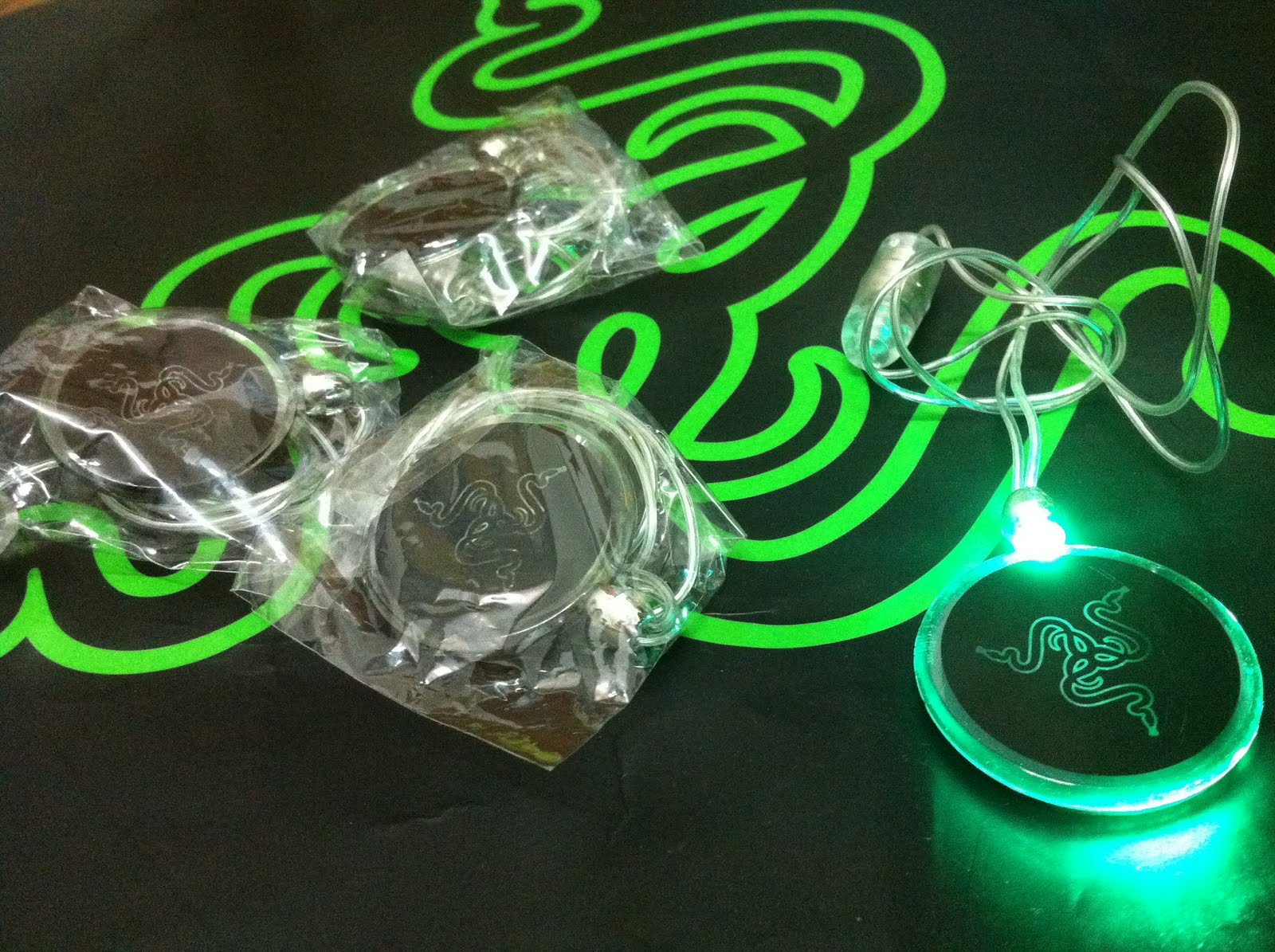The Contraptions: razer led necklace