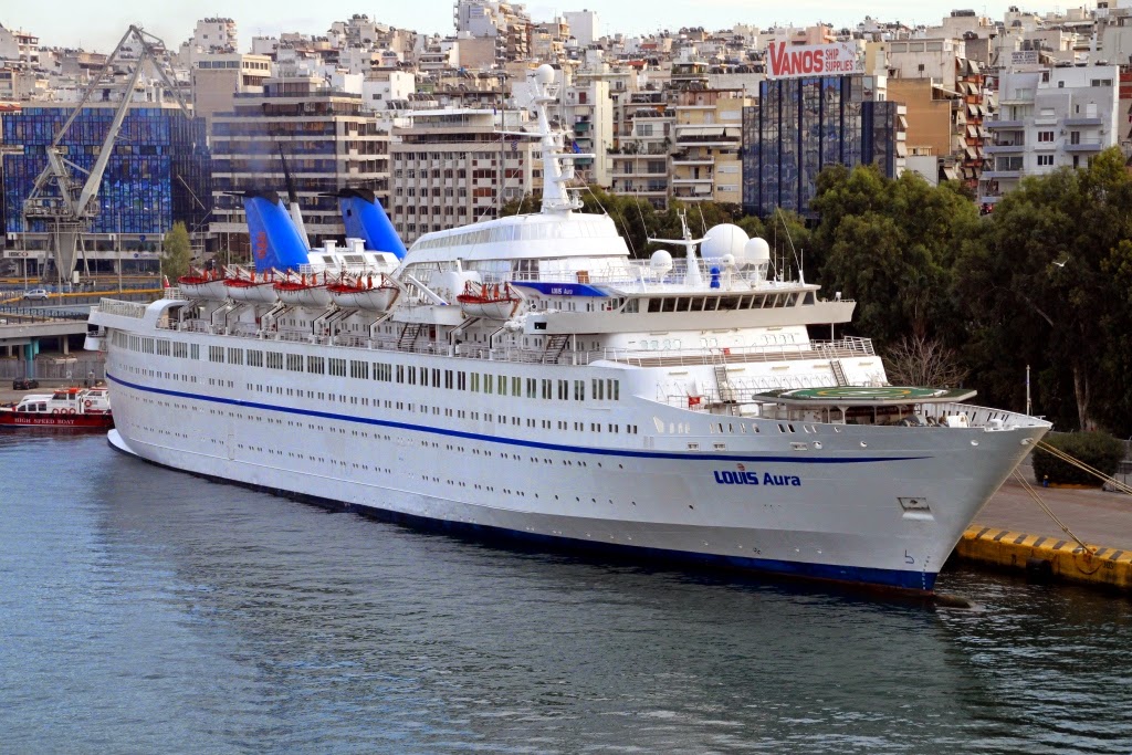 kships: Louis Aura in Piraeus, 10 November 2013