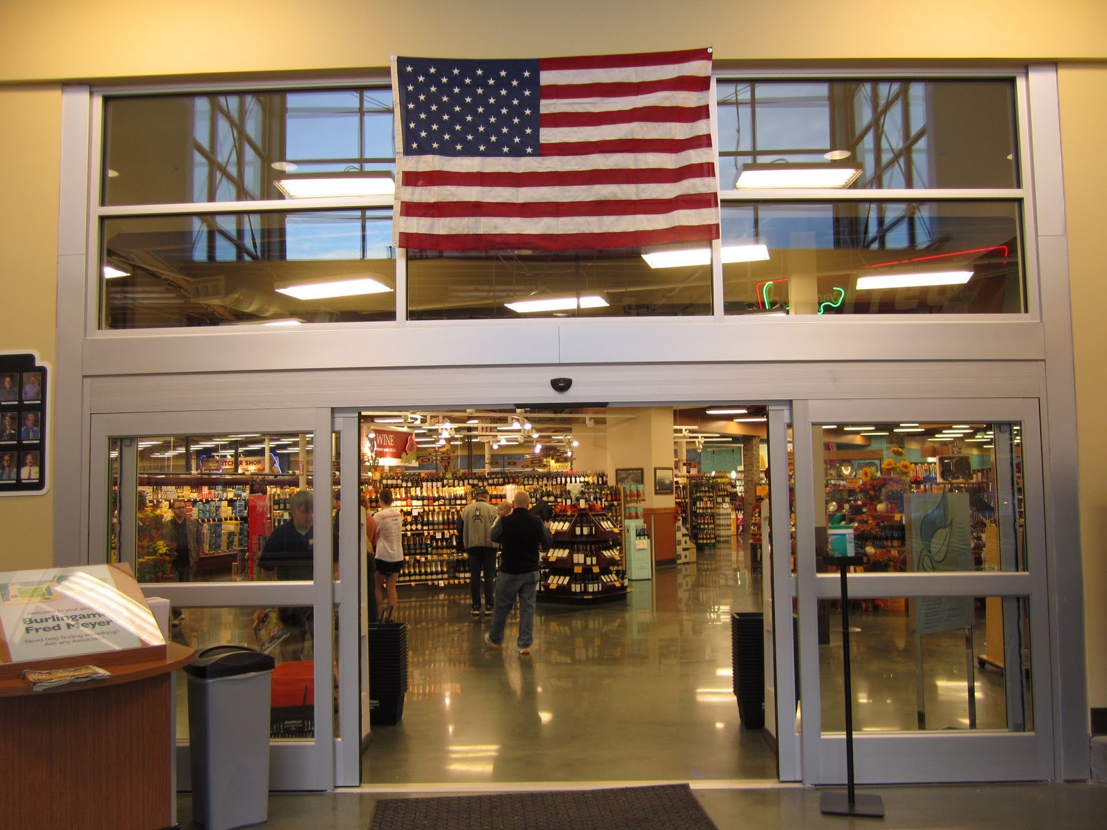 South Waterfront blog: Grand Re-Opening of Burlingame Fred Meyer